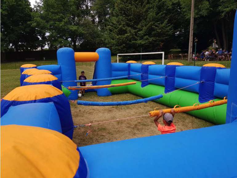 Location Baby-Foot Géant | Gonflab Loisirs